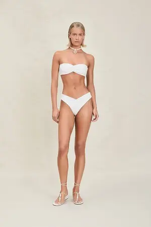 Devon Windsor Navi Top - White