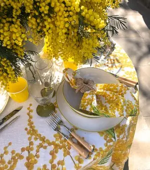 SUMMERILL & BISHOP Linen Mimosa Round Tablecloth