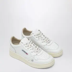 AUTRY Medalist Low Sneakers With Shell Detail - White