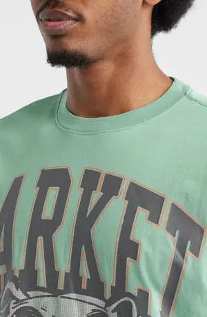 MARKET Angry Bulldog Graphic T-shirt