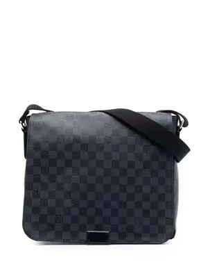LOUIS VUITTON 2013 Damier Graphite District Mm - Black