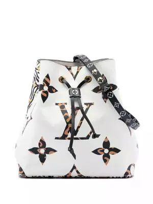 LOUIS VUITTON 2019 Monogram Jungle Giant Neonoe Mm Bucket Bag - White
