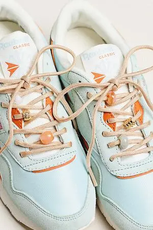 Anthropologie Charm And Laces Set - Neutral