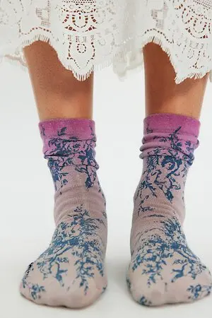 MAGNOLIA PEARL Cherub Toile Socks - Cherub Pink