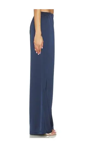 Amanda Uprichard Mariko Pant