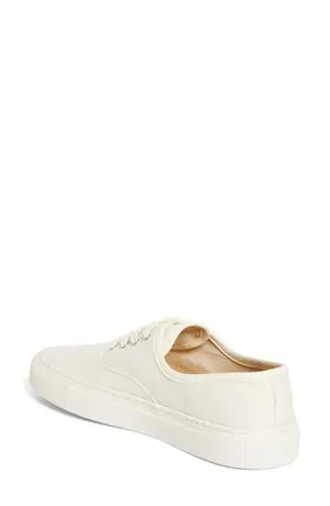 COMMON PROJECTS Four Hole Slip-on Sneaker