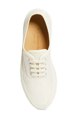 COMMON PROJECTS Four Hole Slip-on Sneaker