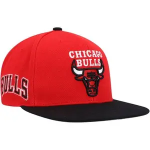 Mitchell & Ness Black Chicago Bulls Side Core 2.0 Snapback Hat - Red