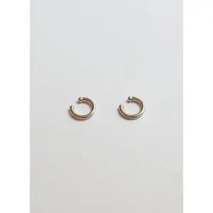 OUTOFOFFICE Simple Ear Cuff
