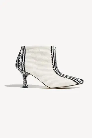 AMAMBAIH Inma Ankle Boots - Ivory-black