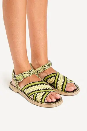 AMAMBAIH Aurora Flat Sandals