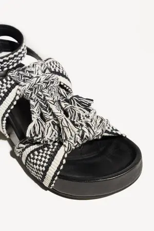 AMAMBAIH Olivia Tie-fastening Sandals