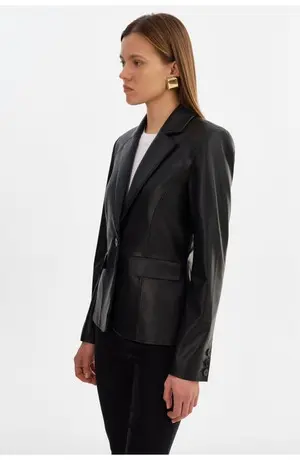 LAMARQUE Davie Faux Leather Fitted Blazer - Black