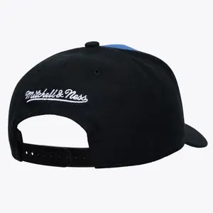 Mitchell & Ness New York Knicks Legendary Home Pro Pinch Snapback Hat