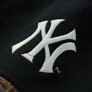 DUNBROOKE New York Yankees Hunter Softshell Realtree Full-zip Jacket