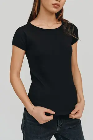 KATHRYN MCCARRON Greta Fitted Cashmere Tee - Black