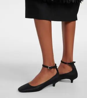 TOTEME Satin Pumps - Black