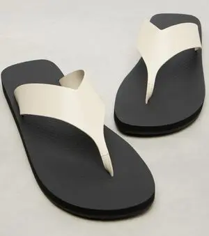 THE ROW Dune Leather Thong Sandals - White