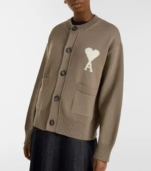 AMI Paris De Coeur Cardigan - Beige