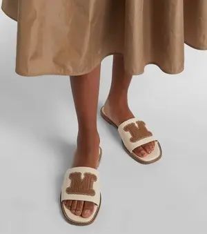 Max Mara Caucaso Canvas Slides
