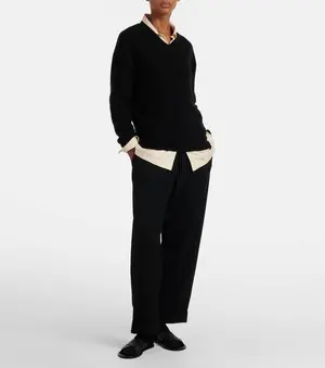 THE ROW Numi Cashmere V-neck Top