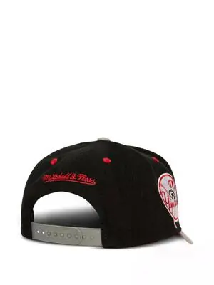 Mitchell & Ness New York Yankees Embroidered Snapback Cap