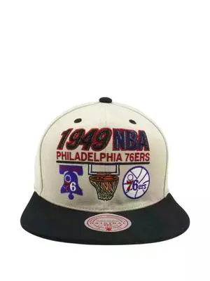 Mitchell & Ness Nba Embroidered Snapback Cap - Neutrals