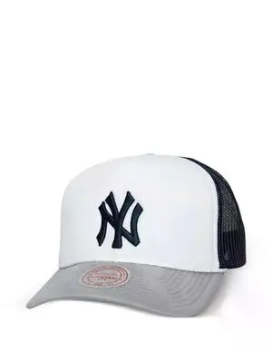 Mitchell & Ness New York Yankees Blocker Trucker Cap - White