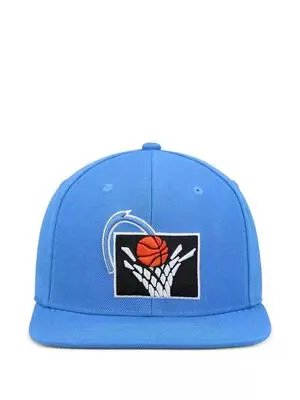 Mitchell & Ness Cleveland Cavaliers Classics Snapback Cap - Blue