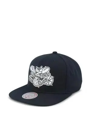 Mitchell & Ness Charlotte Hornets Embroidered Snapback Cap - Black