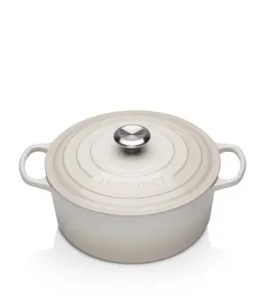 LE CREUSET Cast Iron Round Casserole Dish - Ivory