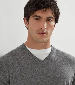 Brunello Cucinelli Cashmere V-neck Sweater - Grey