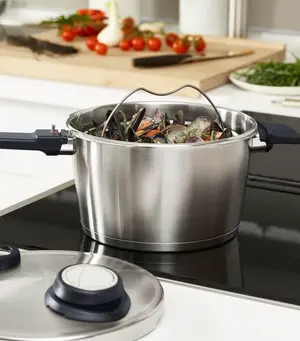 FISSLER Vitavit Premium Pressure Cooker With Insert