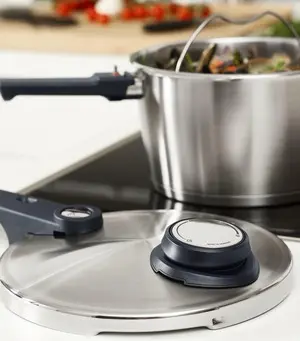 FISSLER Vitavit Premium Pressure Cooker With Insert