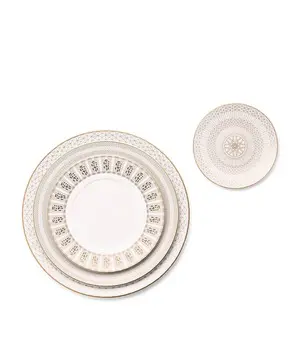 THE MARTHA, BY BACCARAT Arcadia Gold Bread Plate