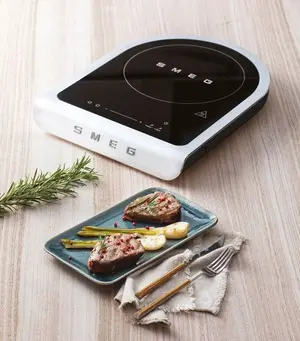 SMEG Portable Induction Hob