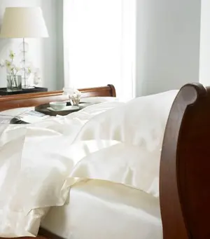 Gingerlily Silk Super King Fitted Sheet - Ivory