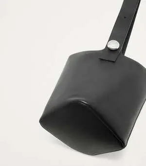Loewe Large Leather Pebble Bucket Bag - Black