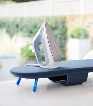 JOSEPH JOSEPH Pocket Plus Folding Ironing Board