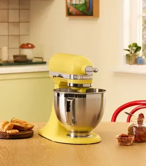KITCHENAID Artisan Stand Mixer - Yellow