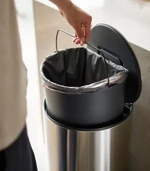 JOSEPH JOSEPH Large Easy-push Arc Pedal Bin