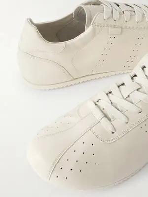 Ami Low-top Leather Sneakers