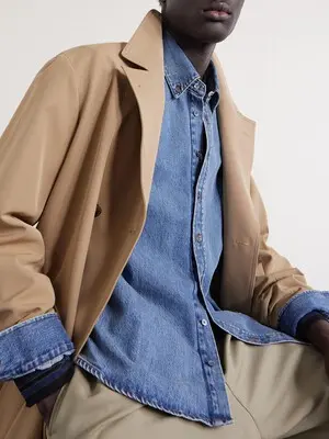 AMI Paris Button-down Collar Logo-embroidered Denim Shirt