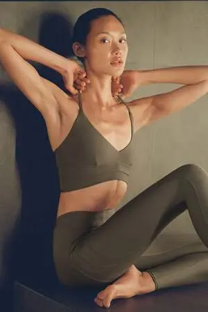 Alo Yoga Airlift Evolve Bra Olive Tree