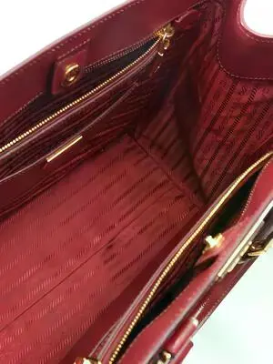 Prada 2000s Triangle-logo Leather Handbag - Red