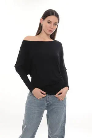 MONLICIA Long Sleeve Off-shoulder Top