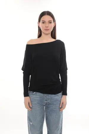 MONLICIA Long Sleeve Off-shoulder Top