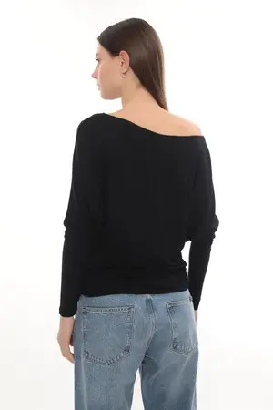 MONLICIA Luna Off-shoulder Draped Long Sleeve Stretch Top