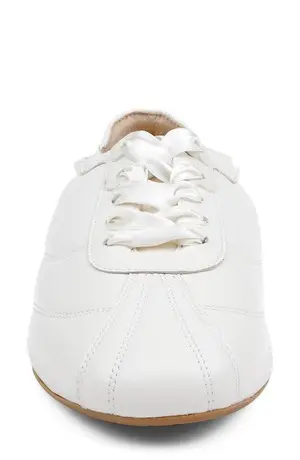 Badgley Mischka Wilmott Low Top Sneaker - White Leather