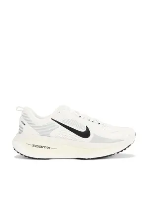 Nike Vomero 18 Sneakers